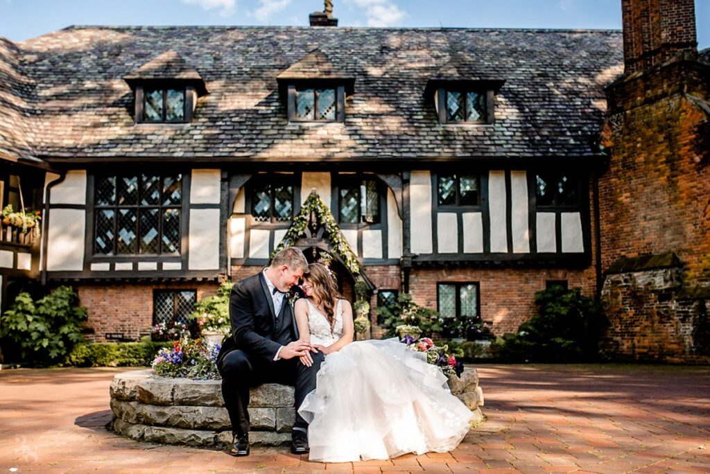 Incredible Club at Hillbrook Wedding in Chagrin Falls - threeandeight.com